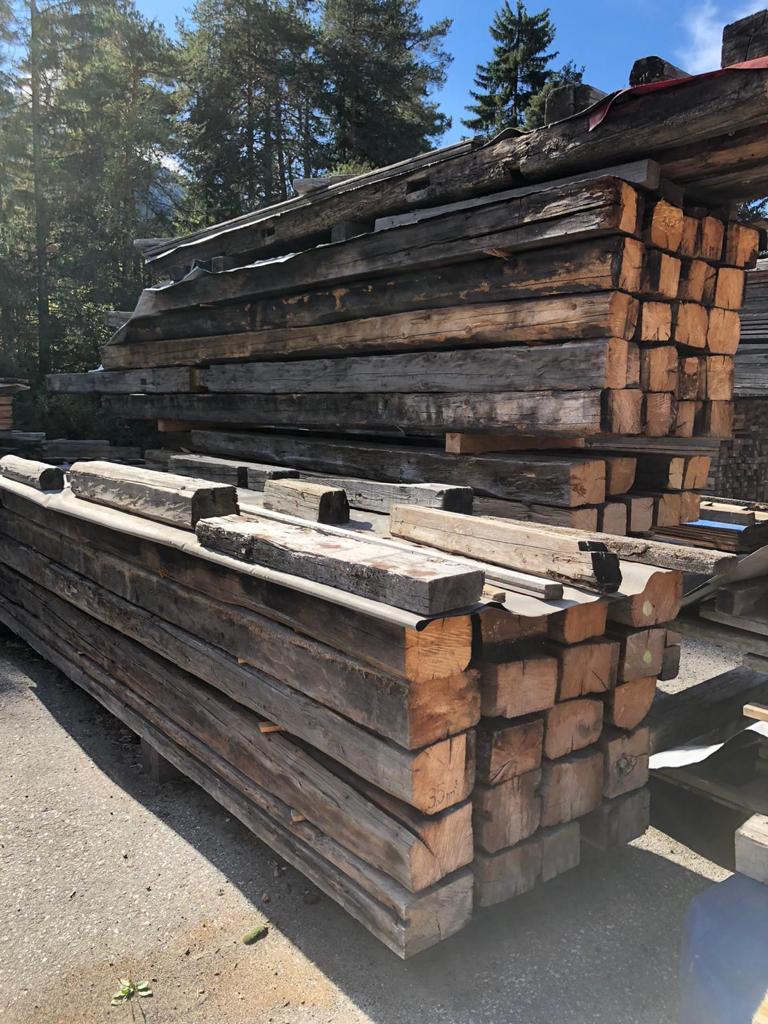 Batch 3216/7/8 -21 | Spruce Beams with hand-hewn surface - Antica ...